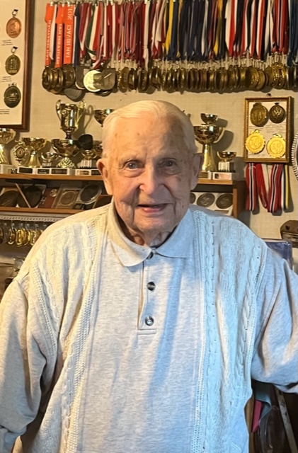 HENKILÖKUVIA – Raitis